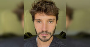 Avete mai visto il fratello minore di Stefano De Martino? E' un giovane pugile